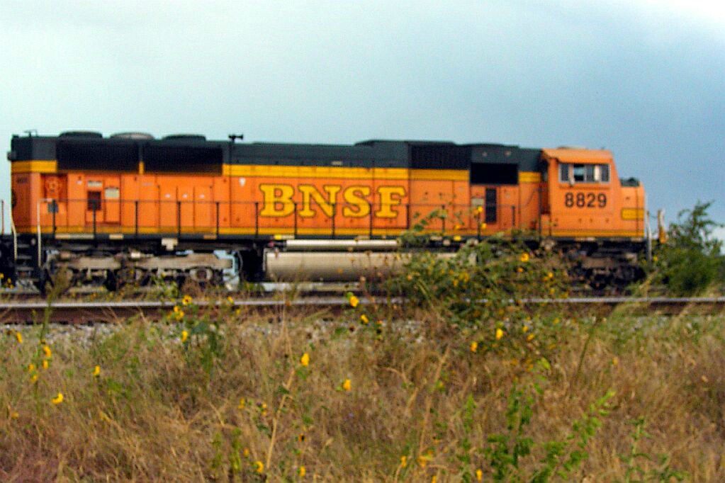 BNSF 8829